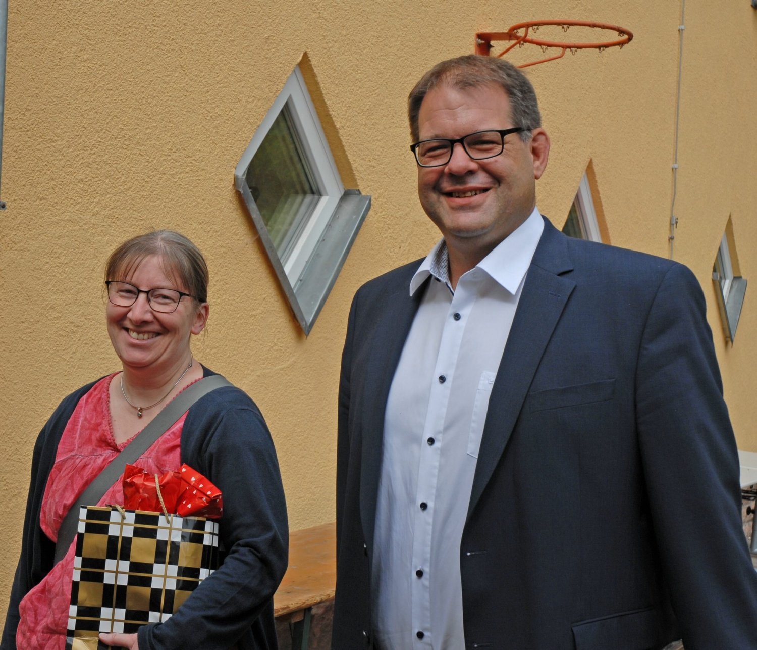 Langjährige Schulleiterin Sabine Jahn emotional verabschiedet