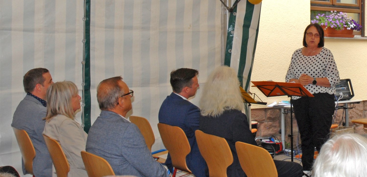 Langjährige Schulleiterin Sabine Jahn emotional verabschiedet