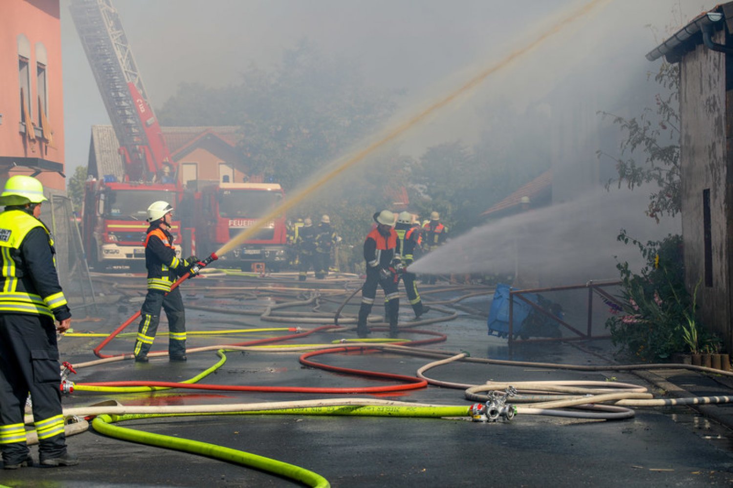 In Geroda: Erst brennt die Scheune, dann fünf Gebäude