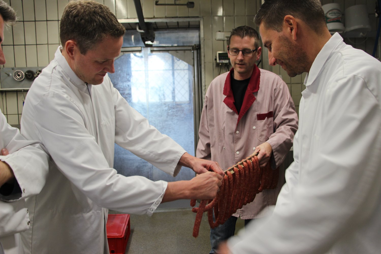 MdL Degen und BM Schachtner besichtigen Metzgerei in Erlensee